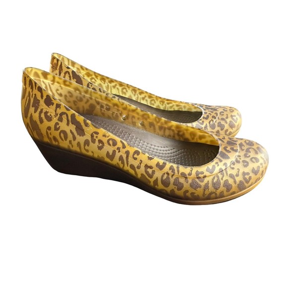 CROCS | Shoes | Crocs Womens Carlisa Animal Leopard Print Wedges Slip ...